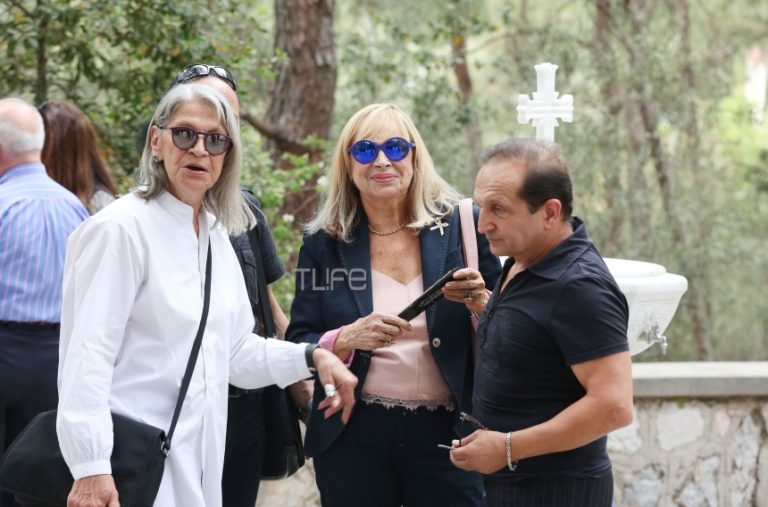 Το τελευταίο αντίο στην τραγουδίστρια με τη βελούδινη φωνή, Ζωή ...