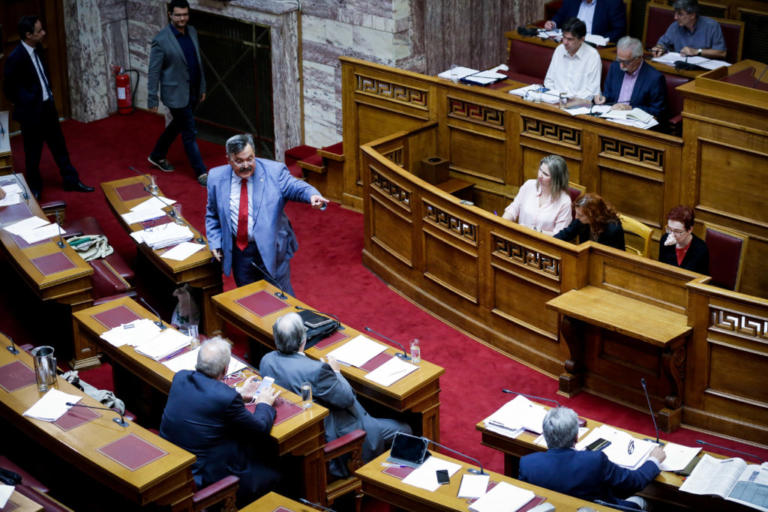 Νέος χαμός στη Βουλή με τη Χρυσή Αυγή! Απίστευτες προκλήσεις Παππά για ...
