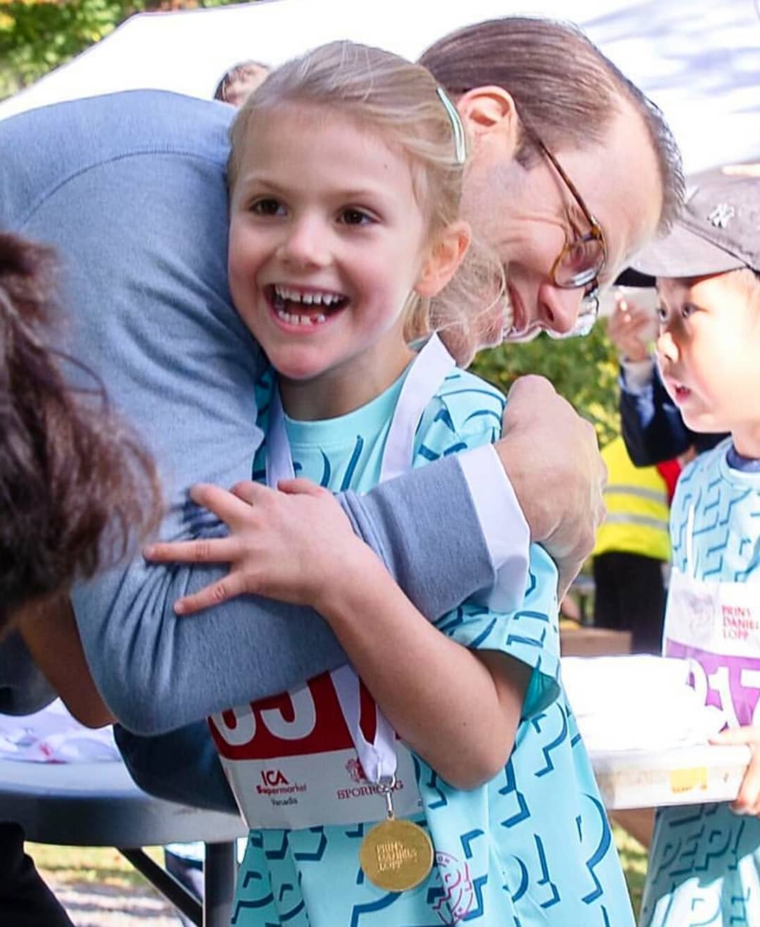 Πριγκίπισσα Estelle της Σουηδίας: Κέρδισε το πρώτο της μετάλλιο η κόρη ...