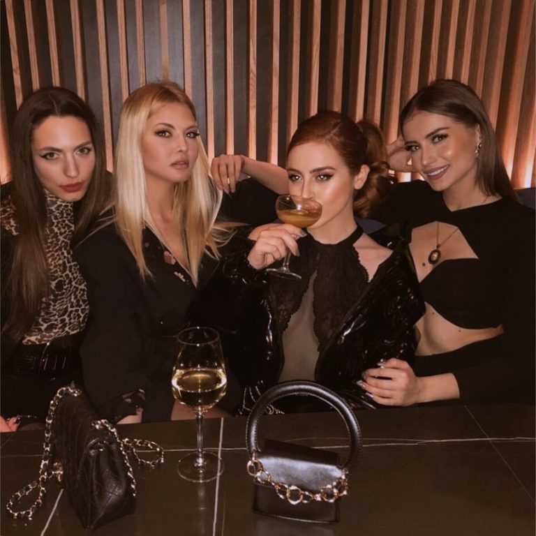 My Style Rocks: Η έξοδος της Κωνσταντίνας Σουλτάτη με τις φίλες της από ...