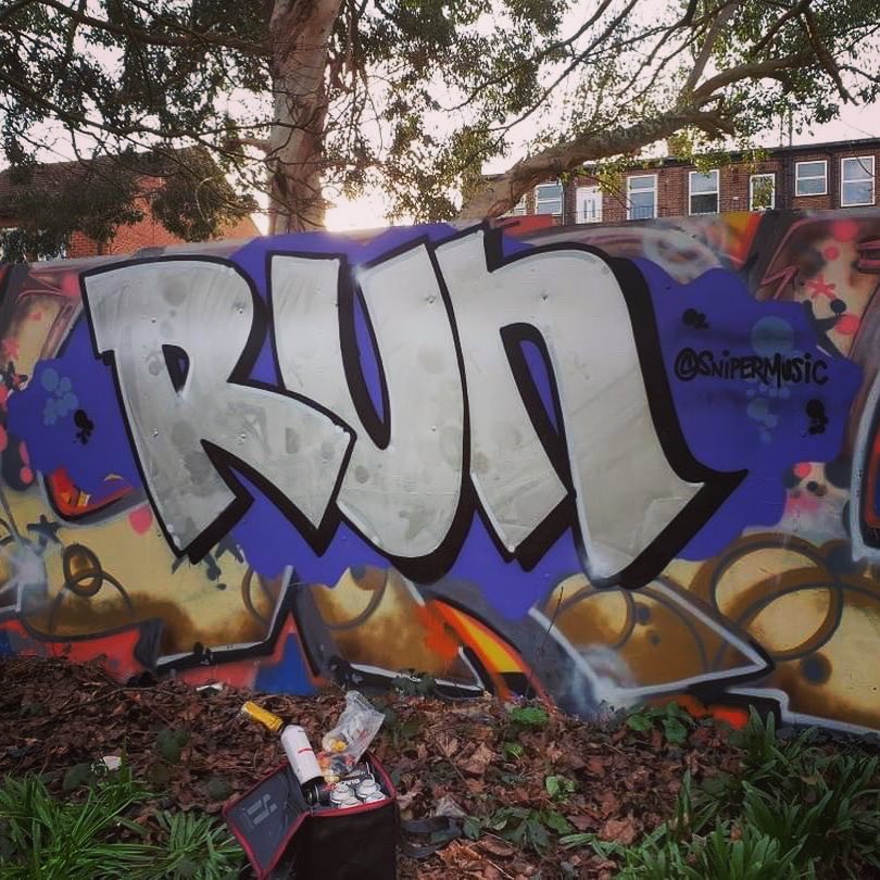 Αυτό είναι το τραγούδι που έχει γίνει graffiti παντού! (pics)