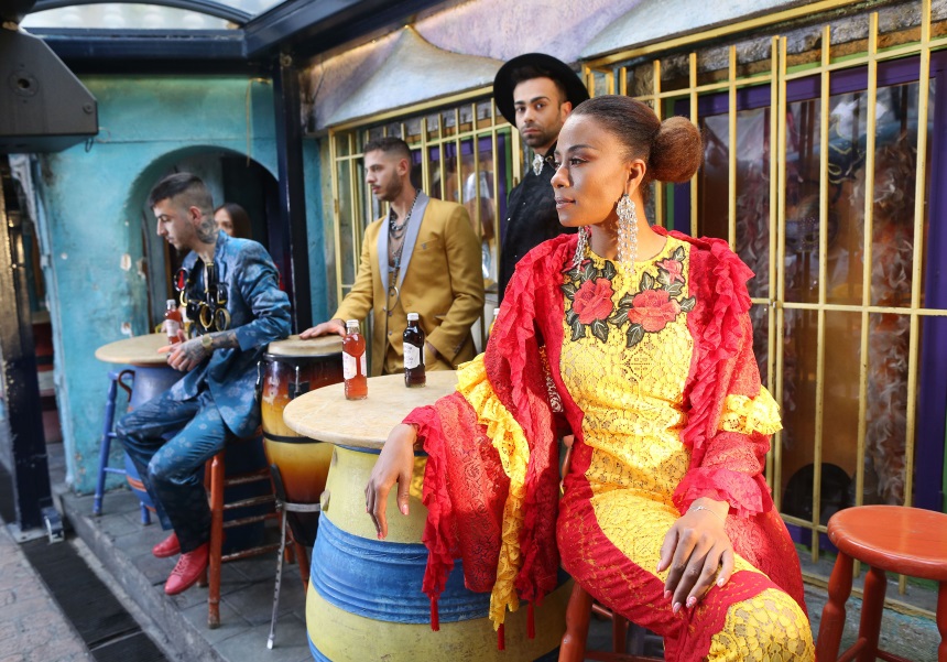 Shaya: Γύρισε το νέο της video clip με ethnic διάθεση!