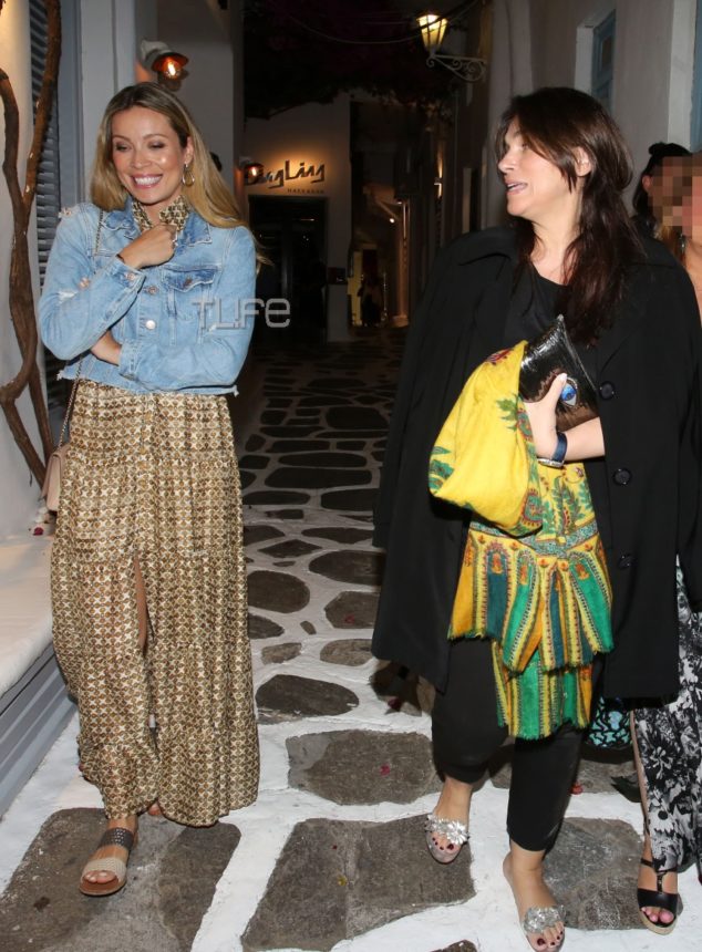 Χρουσαλά: Οι χαλαρές βόλτες στην Μύκονο μετά τη βάφτιση του γιου της!