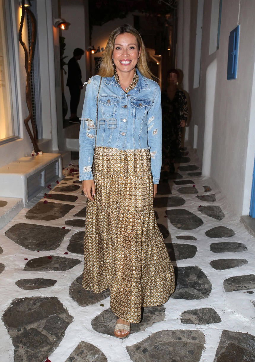 Χρουσαλά: Οι χαλαρές βόλτες στην Μύκονο μετά τη βάφτιση του γιου της!