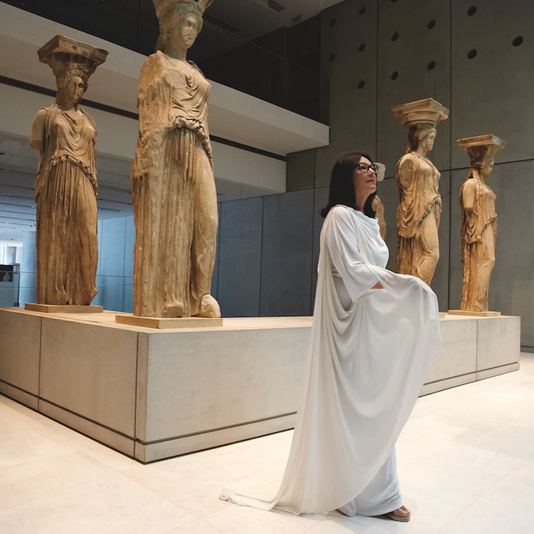 Νανά Μούσχουρη: Οι Γάλλοι τίμησαν την διάσημη Ελληνίδα ερμηνεύτρια!