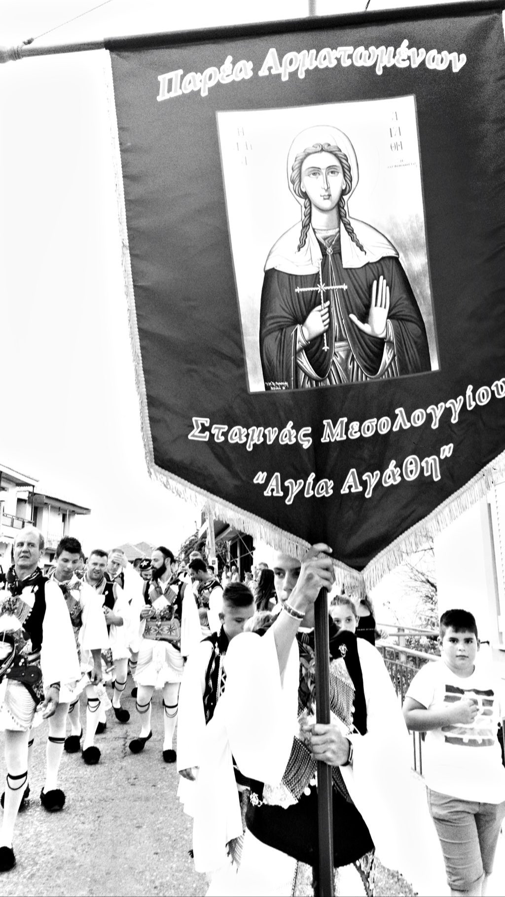 Nίκος Αλιάγας: Ο λεβέντικος χορός του με φουστανέλα στο πανηγύρι στην ...