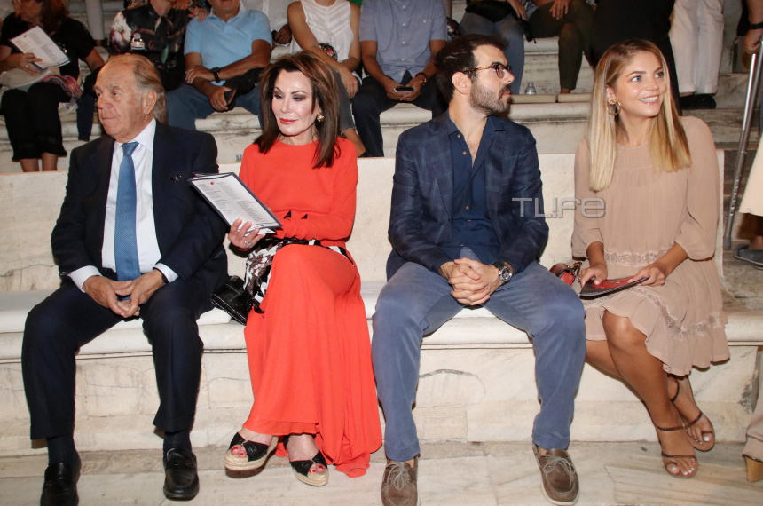 Παναγιώτης Αγγελόπουλος: Στο Ηρώδειο με την κούκλα σύντροφό του, Έλλη ...