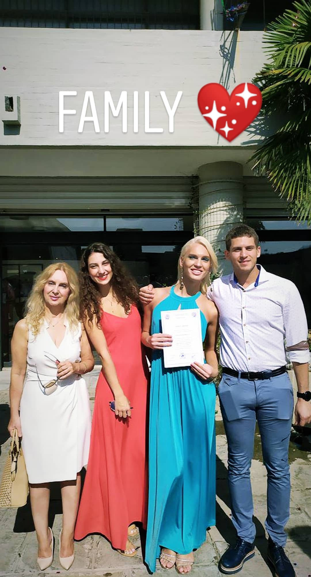 Καίτη Γκραμμά: Πήρε το πτυχίο της στην Νομική! [pics]