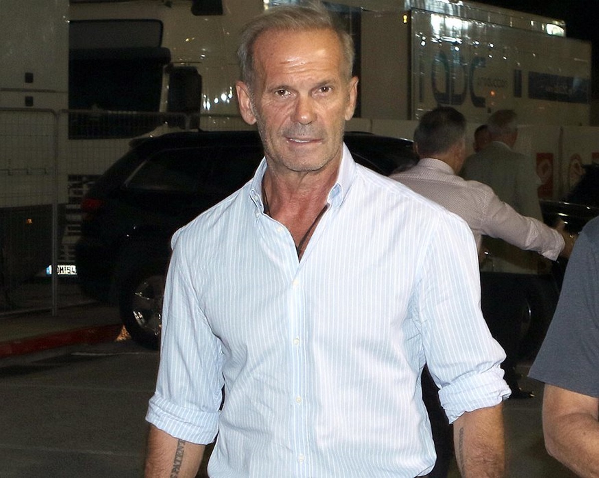 Πέτρος Κωστόπουλος: Βραδινή έξοδος στο κέντρο της Αθήνας!