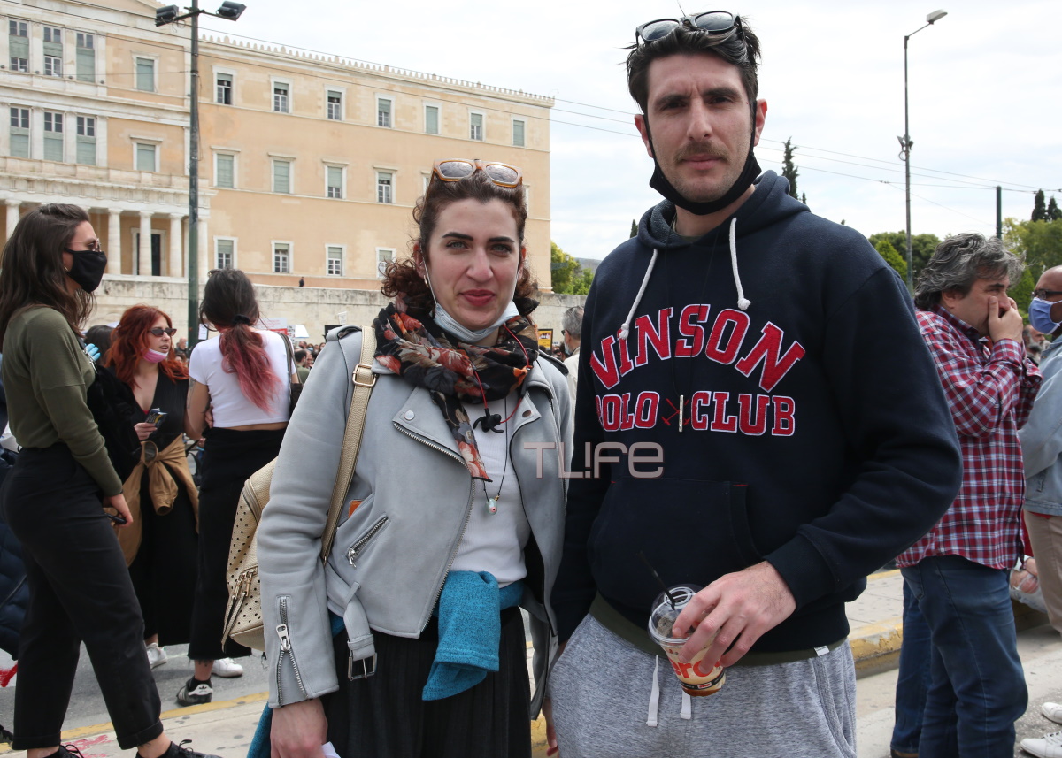 Άγριες Μέλισσες: Οι πρωταγωνιστές στο Σύνταγμα πριν πάνε στο Διαφάνι ...