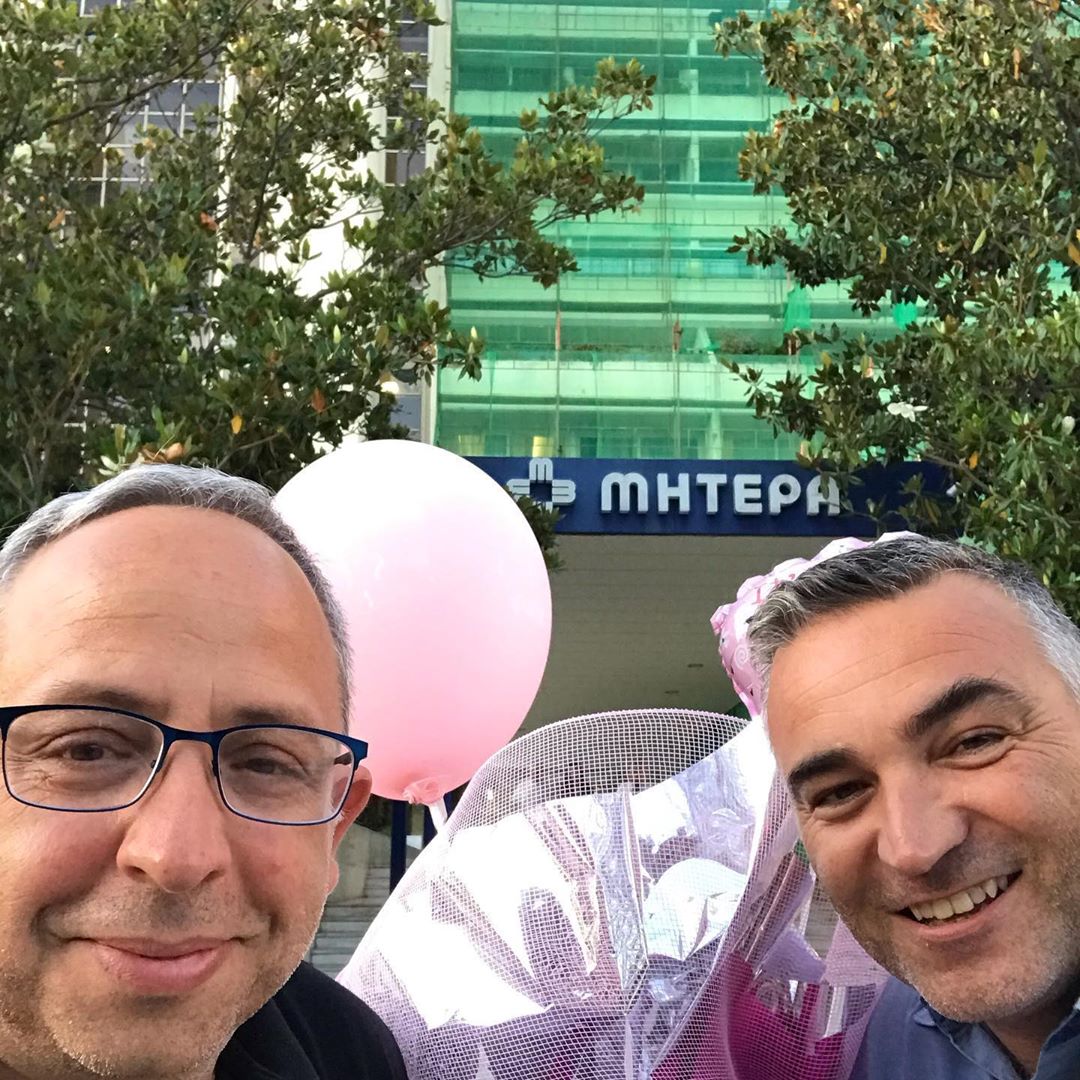 Παρουσιαστής του ΣΚΑΪ έγινε πατέρας για τρίτη φορά! (φωτό) - iRafina