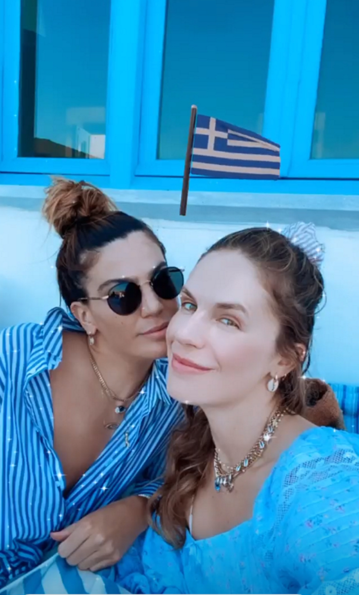 Ευγενία Νιαρχου: Σαββατοκύριακο με φίλους στην Ελλάδα! [pics,vid]