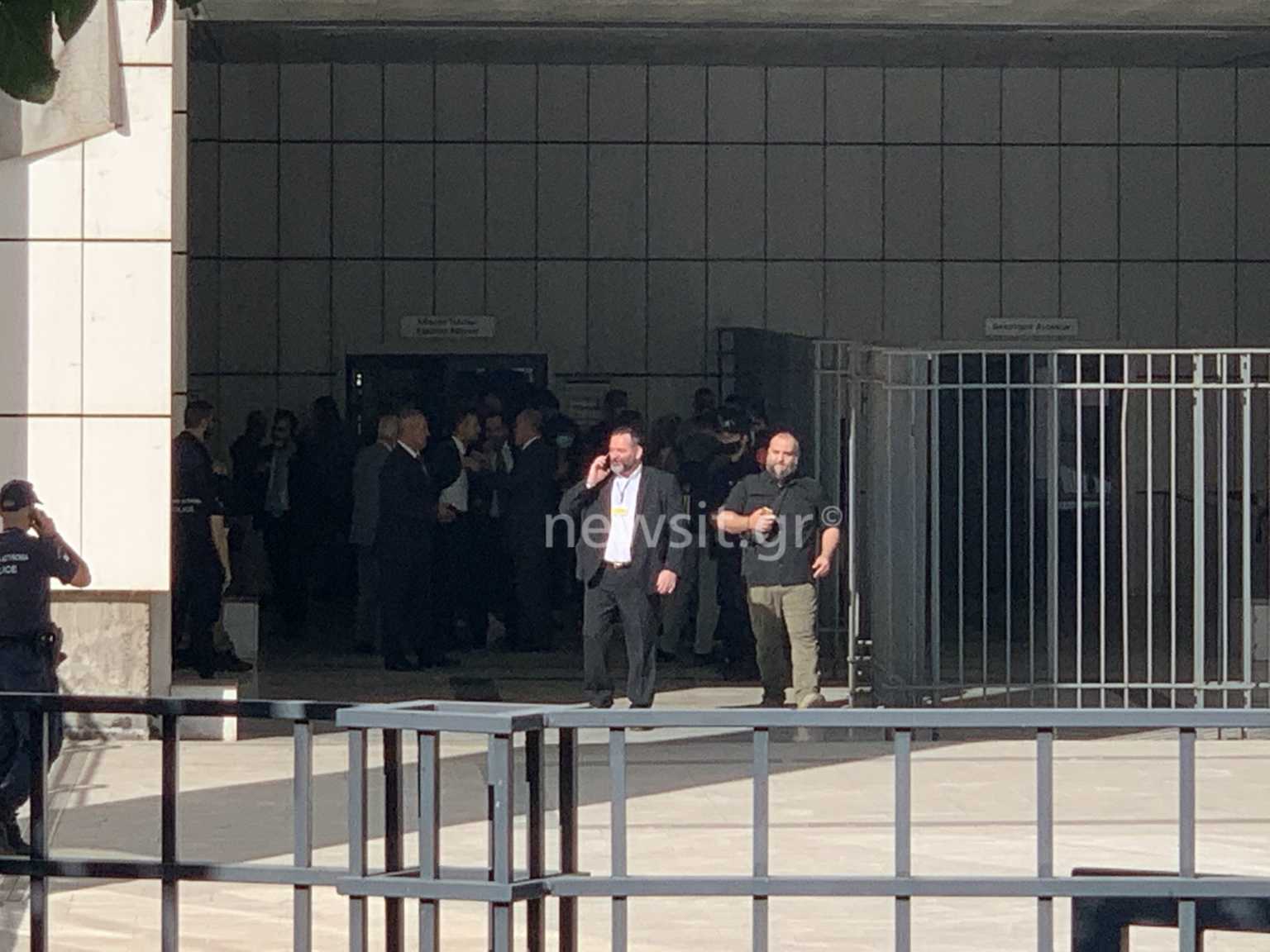 Δίκη Χρυσής Αυγής: Κανένα ελαφρυντικό στην ηγετική ομάδα και στον ...
