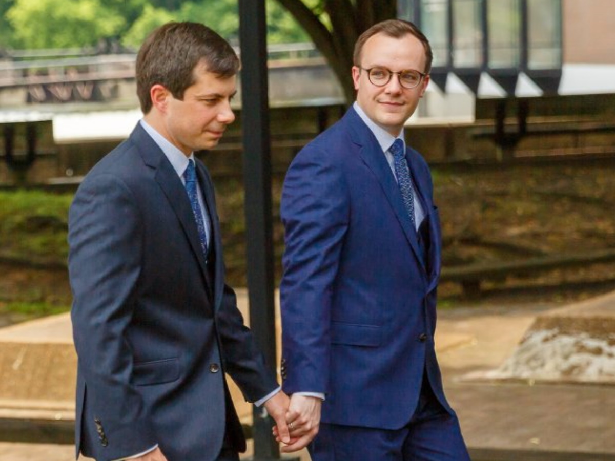 ΗΠΑ: Ο υπουργός Μεταφορών και ο σύζυγός του έγιναν γονείς - Φωτογραφία