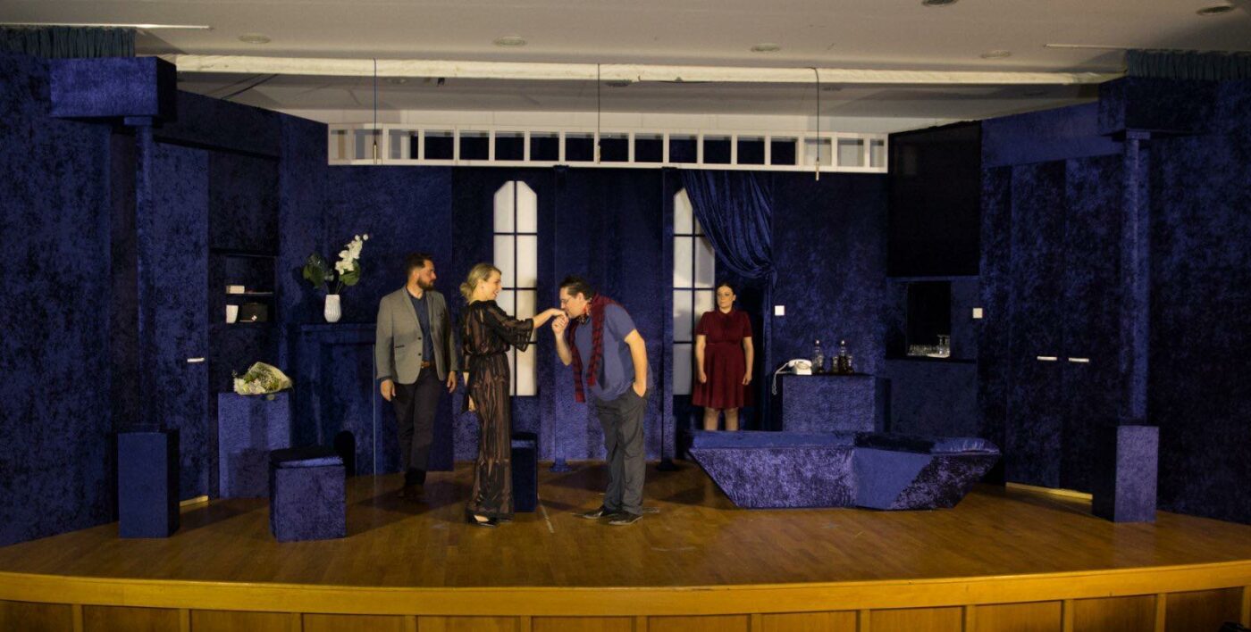 «Παίζουμε τον Δολοφόνο»: Η θεατρική παράσταση της από την ομάδα ...