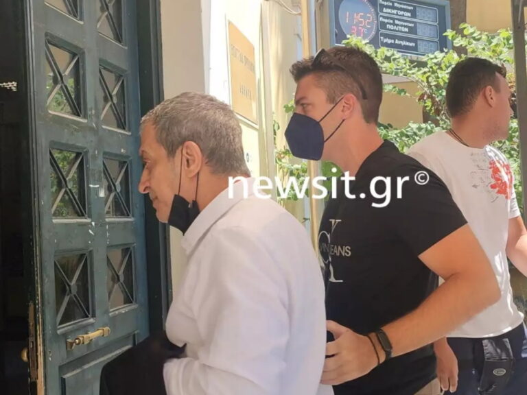 Πουλήθηκε η βίλα του τέως βασιλιά Κωνσταντίνου στο Πόρτο Χέλι ...