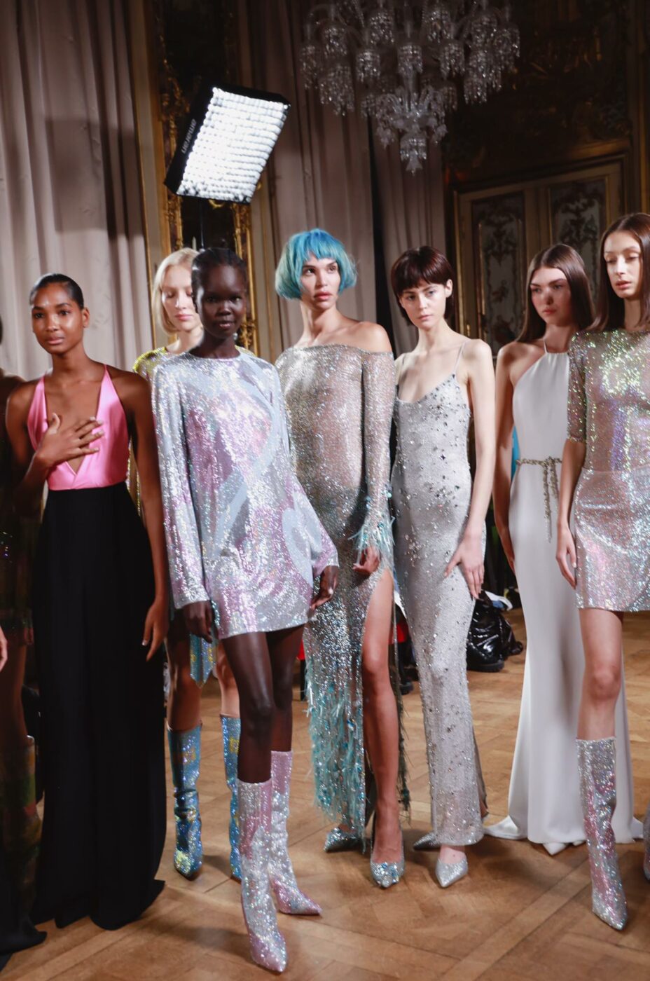 Τζεφ Μοντάνα: Η εμφάνιση σε fashion show στο Παρίσι - Φωτογραφίες