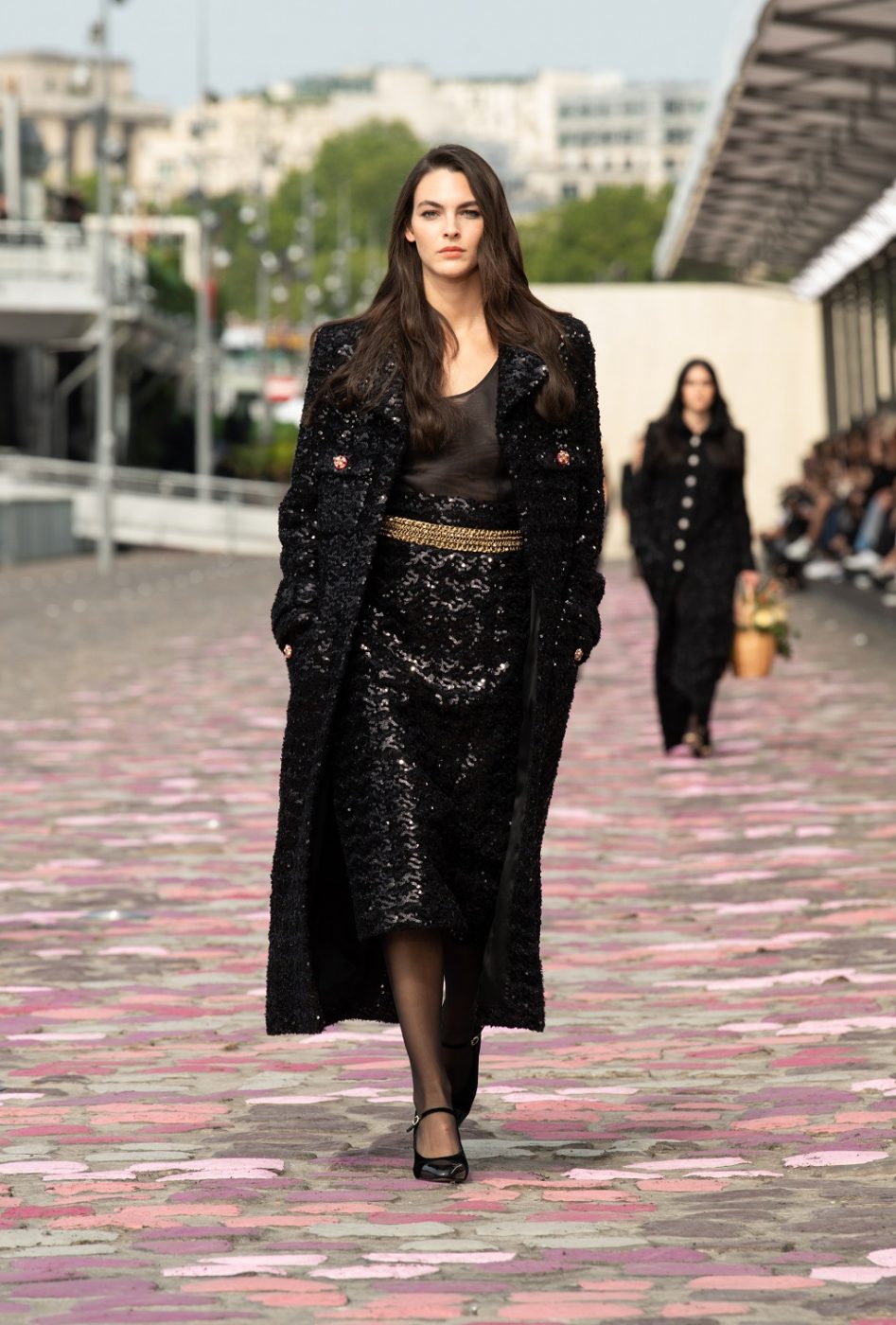 Chanel: H Haute Couture συλλογή AW23 αποθεώνει το τολμηρό στιλ της ...