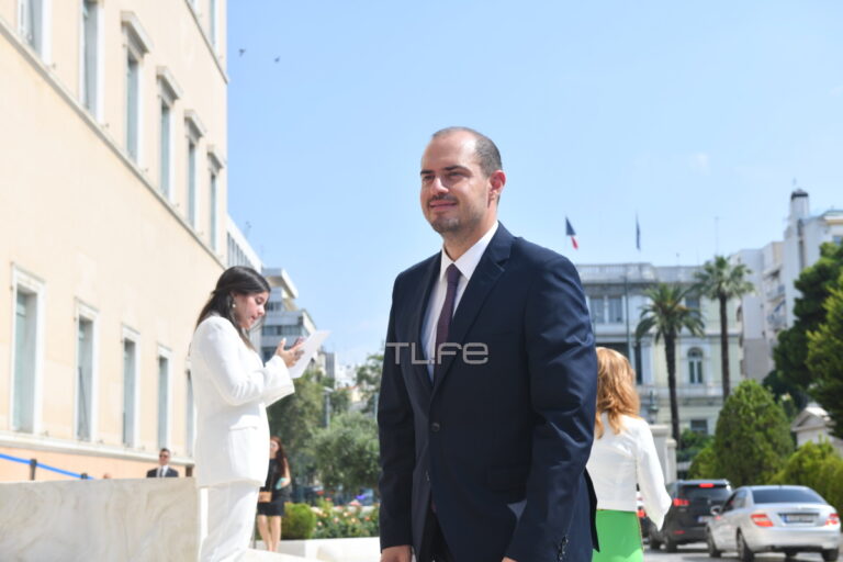 Ορκωμοσία νέας Βουλής: Φωτογραφίες από τις αφίξεις