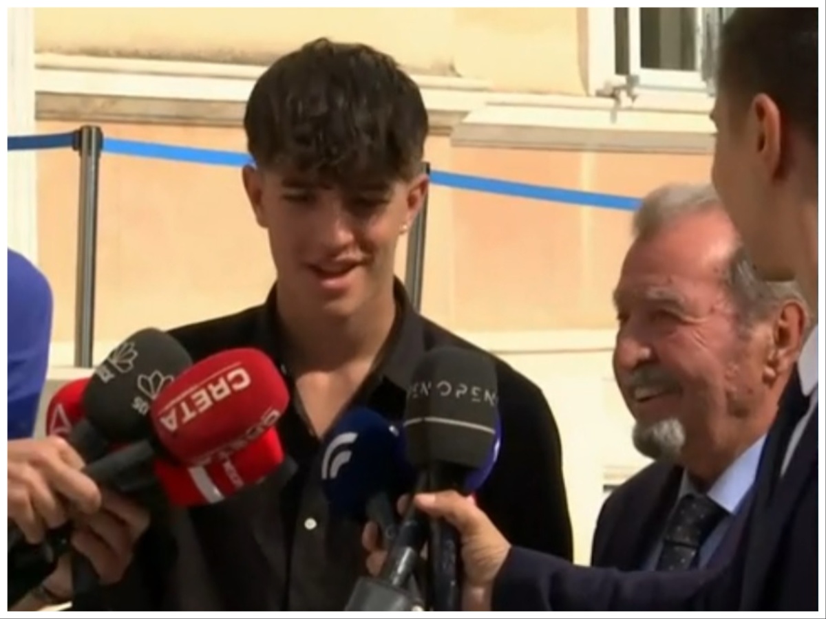 Γιάννης Τραγάκης: Συγκινημένος στην ορκωμοσία της νέας Βουλής ...