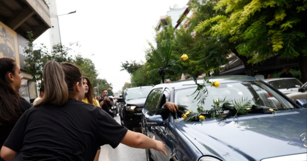 Γιάννης Ιωαννίδης: Σε κλίμα βαθιάς συγκίνησης η κηδεία του