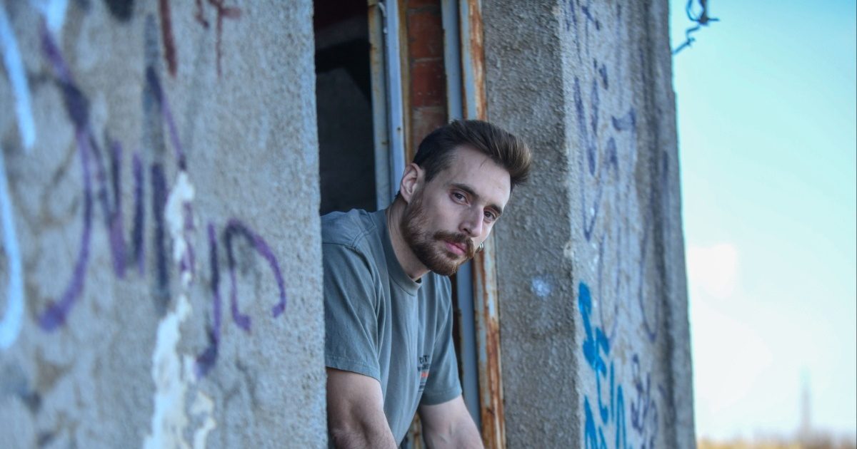 Ο Γιάννης Ίτσιος από τους Πανθέους στο TLIFE: «Μέσα απ' τη δουλειά μου ...