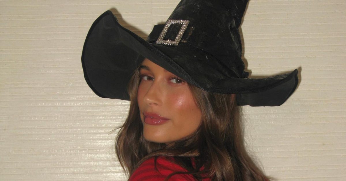Hailey Bieber: Μπαίνει σε Halloween mood και ντύνεται Rachel από «Τα ...