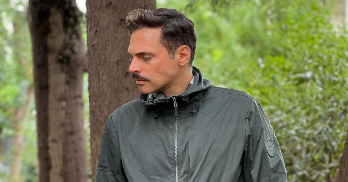 Γιώργος Παπαγεωργίου: Η σπάνια οικογενειακή φωτογραφία από την παιδική ...