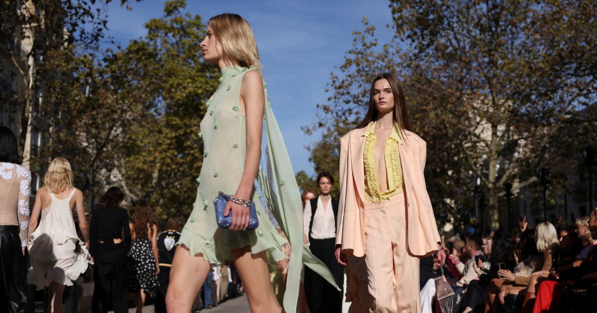 Stella McCartney: H σχεδιάστρια έστησε μία παριζιάνικη υπαίθρια αγορά ...