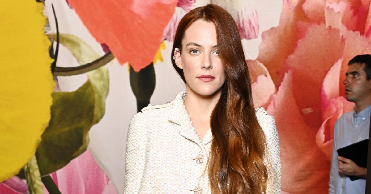 Chanel: H εγγονή του Elvis Presley, Riley Keough είναι η νέα πρέσβειρα ...