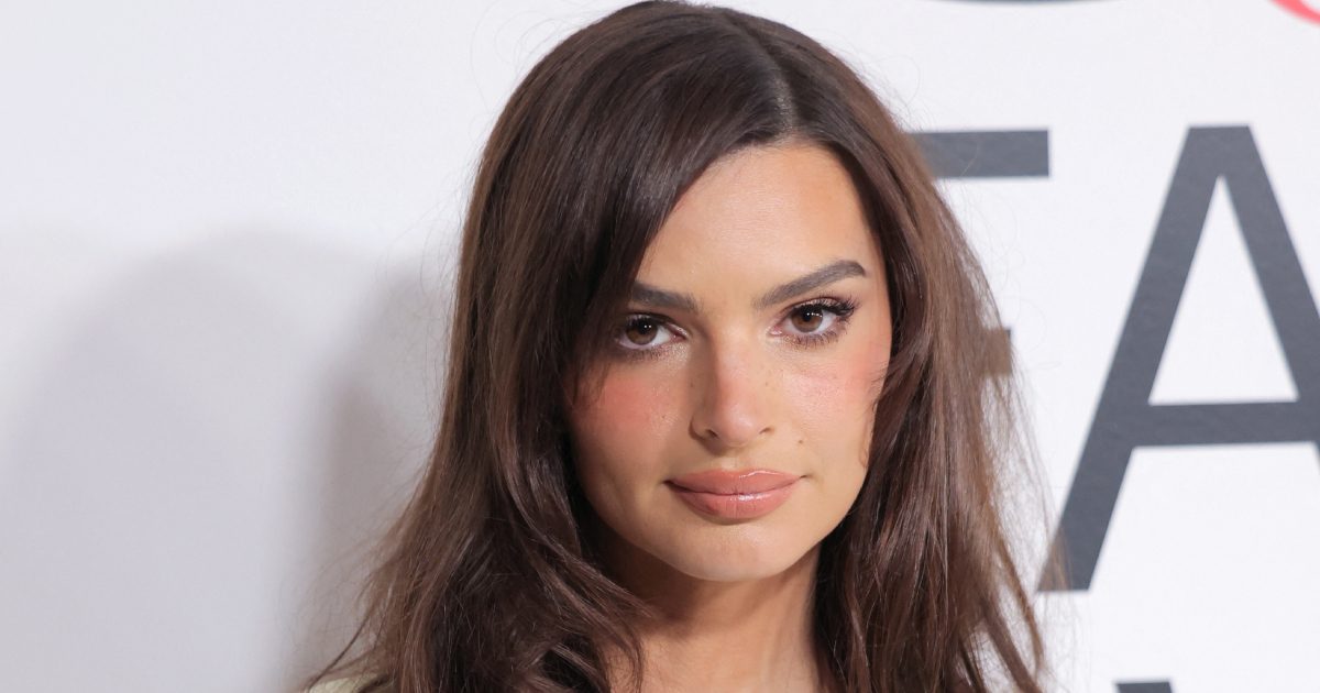 Emily Ratajkowski: Η τελευταία της φωτογράφιση προκάλεσε αντιδράσεις ...