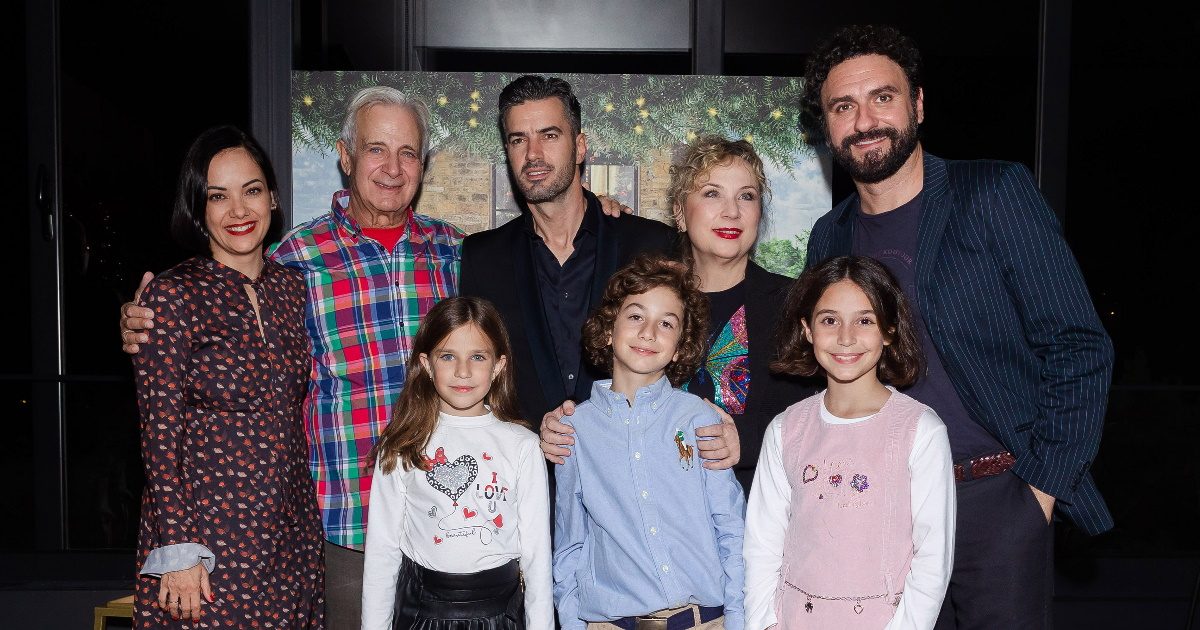 Κουραμπιέδες από χιόνι: Όλα όσα έγιναν στο wrap party για την ταινία ...