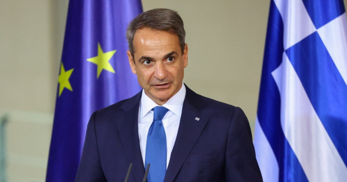Κυριάκος Μητσοτάκης: «Και μένα μου πετούσαν την τσάντα από το παράθυρο»