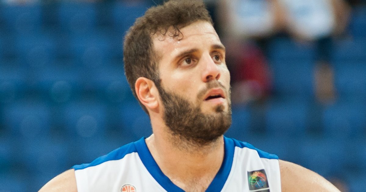 Νίκος Παππάς: Η στιγμή που πετάει μπάλα στο κεφάλι διαιτητή - Βίντεο