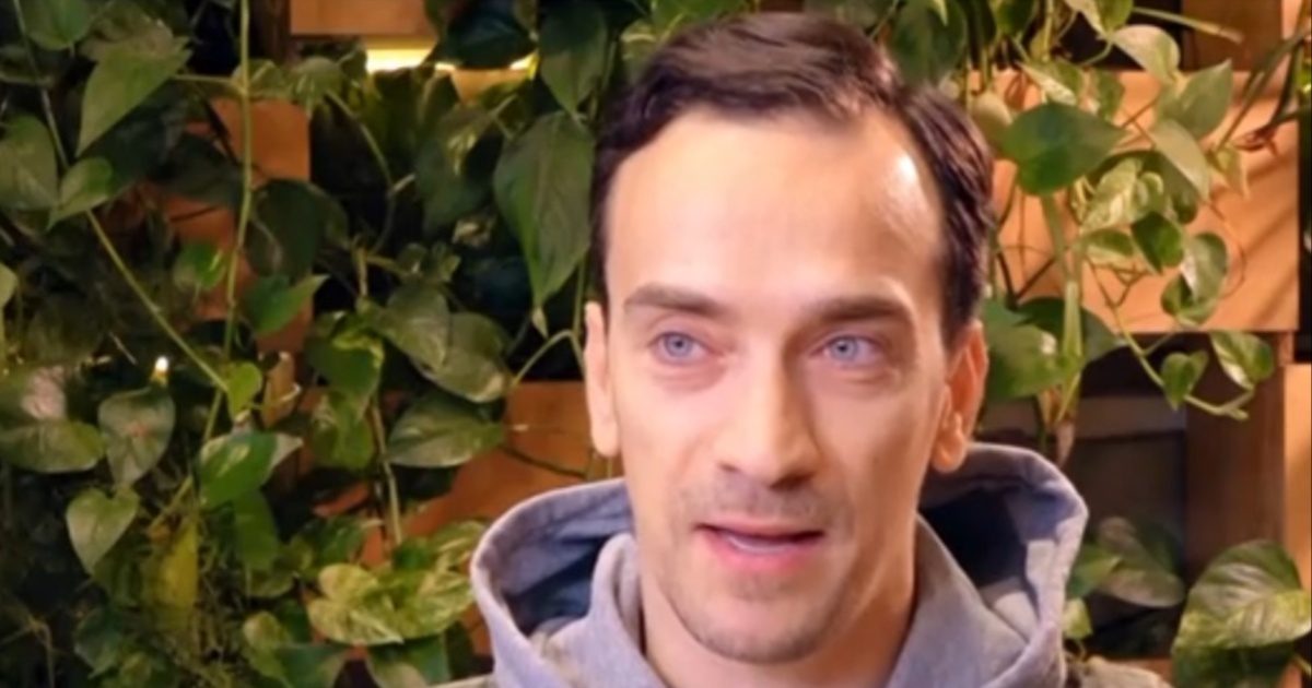 Δημήτρης Σαμόλης: «Η σχέση με τον πατέρα μου έχει πολλές προκλήσεις ...