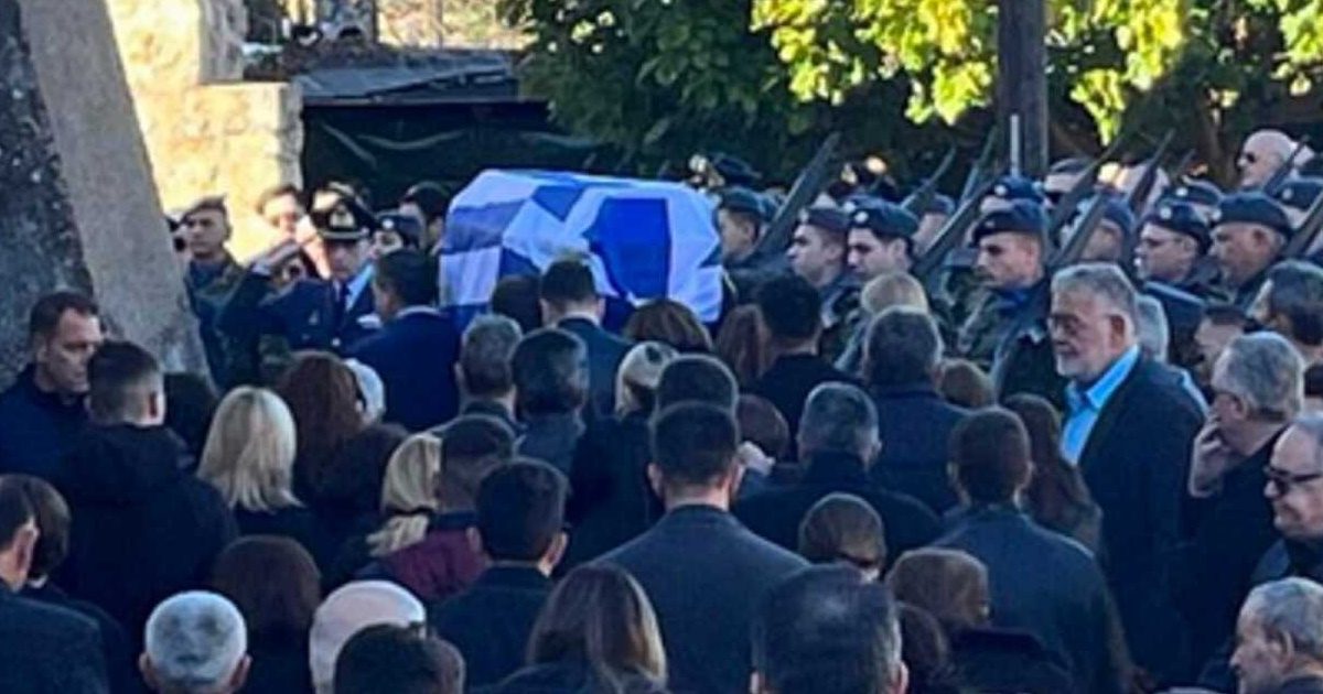 Μεσσηνία: Ράγισαν καρδιές στην κηδεία του ήρωα επισμηναγού Επαμεινώνδα ...