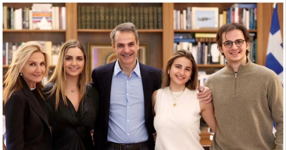 Κυριάκος Μητσοτάκης - Μαρέβα Γκραμπόφσκι: Η οικογενειακή φωτογραφία με ...