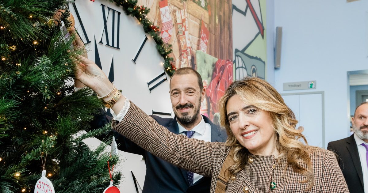 Η φωταγώγηση του χριστουγεννιάτικου δέντρου της Ογκολογικής Μονάδας ...