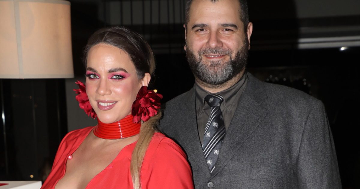 Κατερίνα Στικούδη: Αποκαλυπτική εμφάνιση λίγο πριν γεννήσει - Μαζί της ...