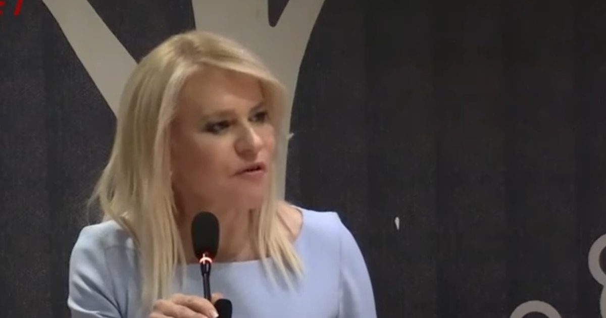 Θεοδώρα Τζάκρη: «Κατά το κοινώς λεγόμενο... τον ήπιαμε» - Η απίστευτη ...