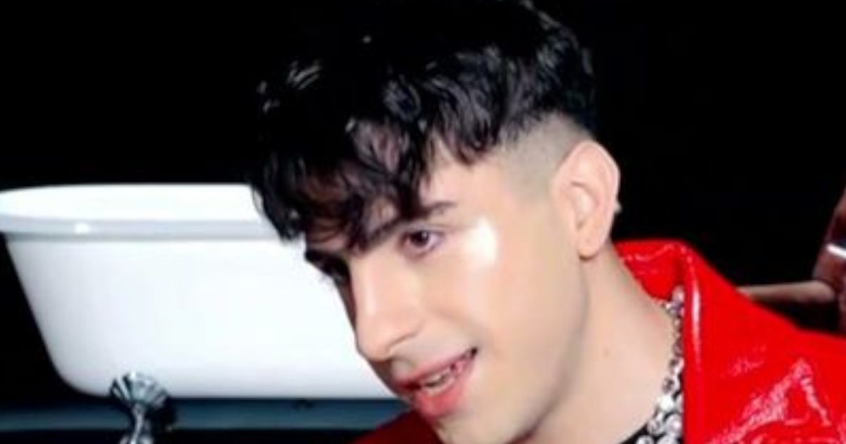 Zaf: «Σχολιάζουν τη σεξουαλικότητά μου, ότι βάφω τα νύχια μου κι ότι ...