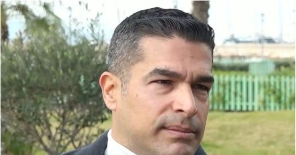 Νίκος Αναδιώτης για τεκνοθεσία από ομόφυλα ζευγάρια: «Γιατί να πρέπει ...