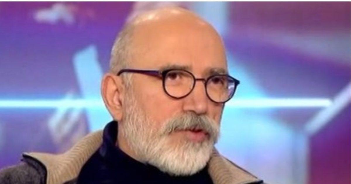 Ο Χάρης Γρηγορόπουλος σε αμηχανία για την απομάκρυνση Πολυδερόπουλου ...