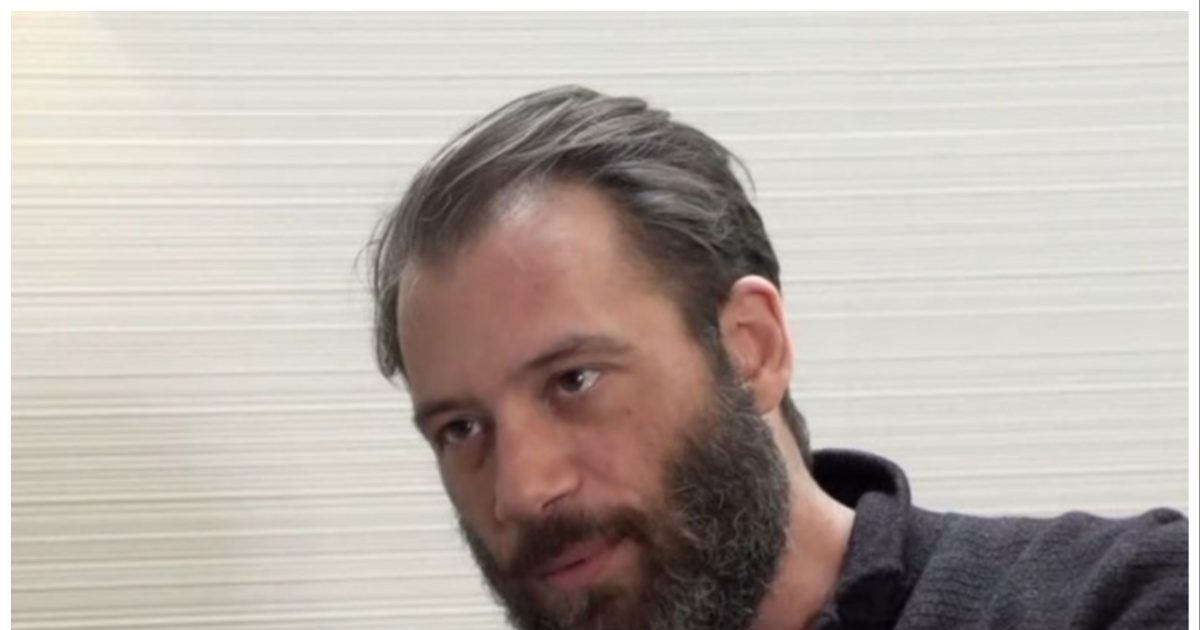 Αντίνοος Αλμπάνης: «Με μισώ, με οικτίρω, αλλά υπάρχουν κάποιες φωτεινές ...