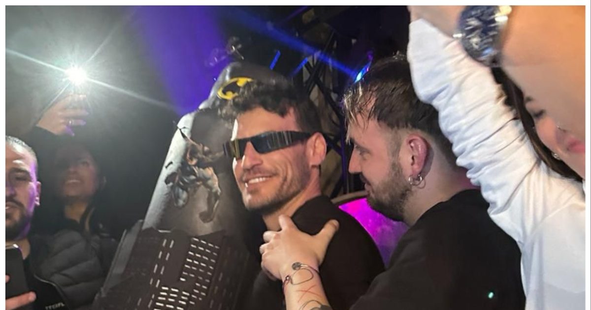 Δημήτρης Φιντιρίκος: Το ξέφρενο πάρτι και η τούρτα υπερπαραγωγή για τα ...