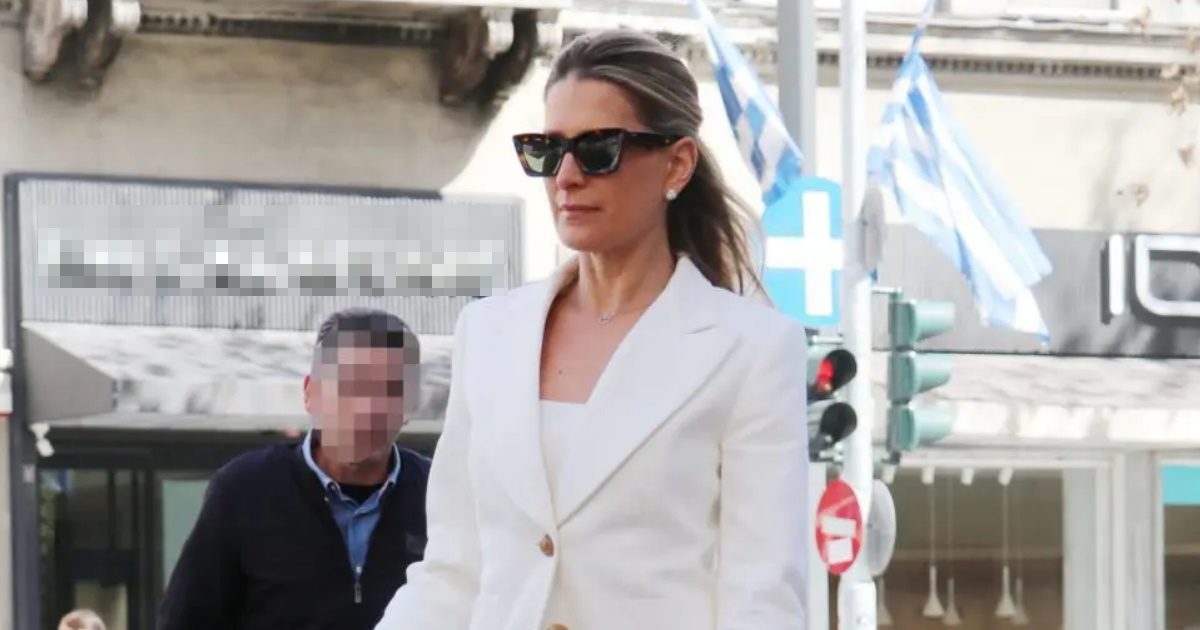 Τατιάνα Μπλάτνικ: Χαλαρή βόλτα στο κέντρο της Αθήνας - Φωτογραφίες