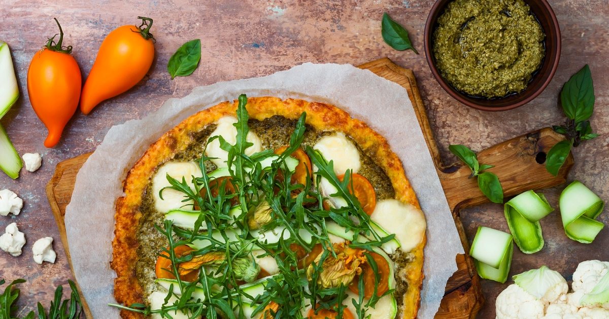 Συνταγή για pizza με κουνουπίδι και μοτσαρέλα