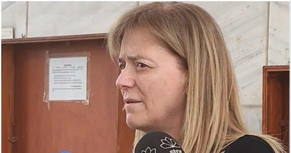 Μαρίνα Ψάλτη: Συγκινημένη στις κάμερες μετά το τέλος της κηδείας του ...