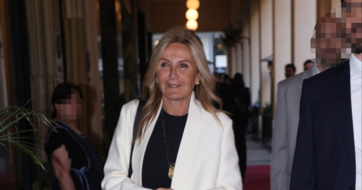 Μαρέβα Γκραμπόφσκι: Η φωτογραφία με τις δύο κόρες της και το αισιόδοξο ...