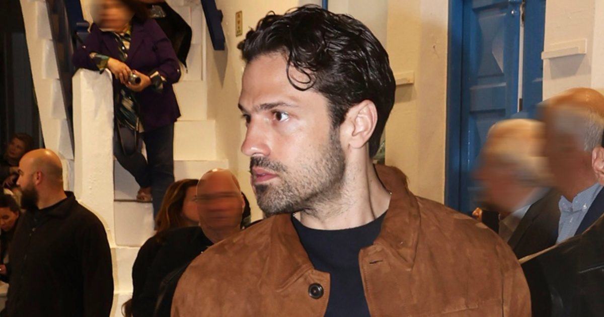 Κωνσταντίνος Αργυρός: Στα σοκάκια της Μυκόνου - Διακοπές με την ...